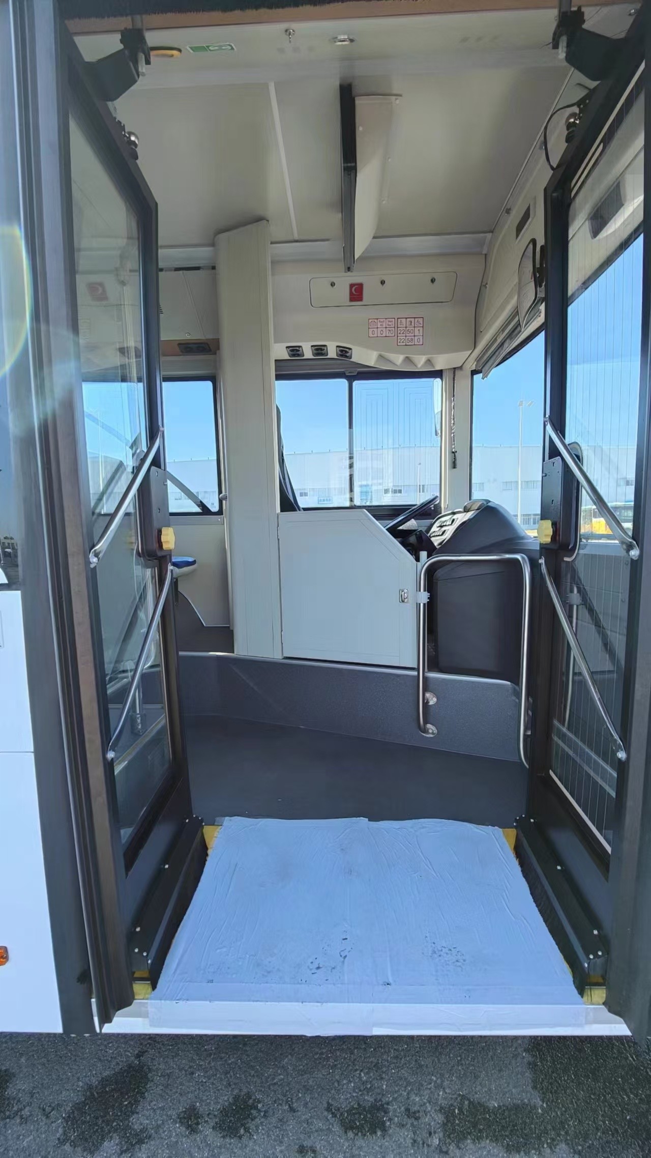 12 Meter elektrischer Stadtbus mit LHD-Lenkung und CATL 299.4kwh / 373 ...
